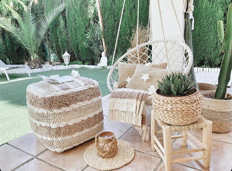 POUF FABRIQUE A LA MAIN, AVEC STRUCTURES TISSEES — Coussins de jardin